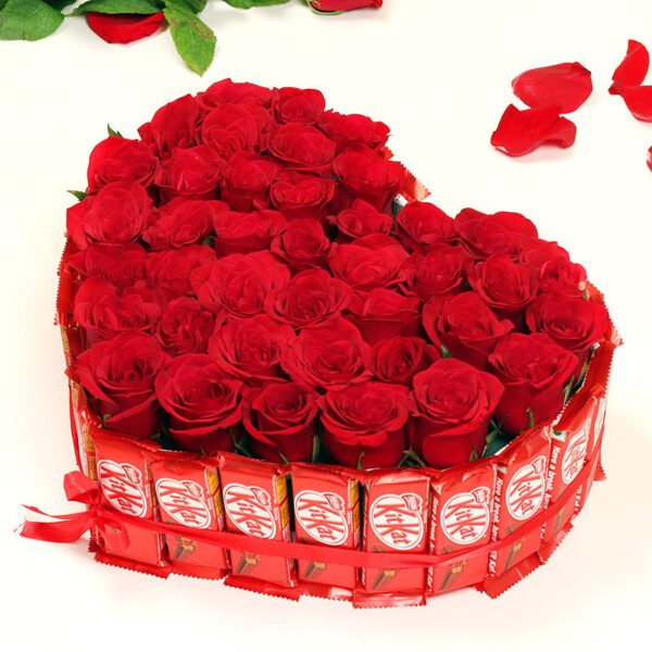 Heart Shape Arrangement Of Kit Kat & Roses - Flower Fairy